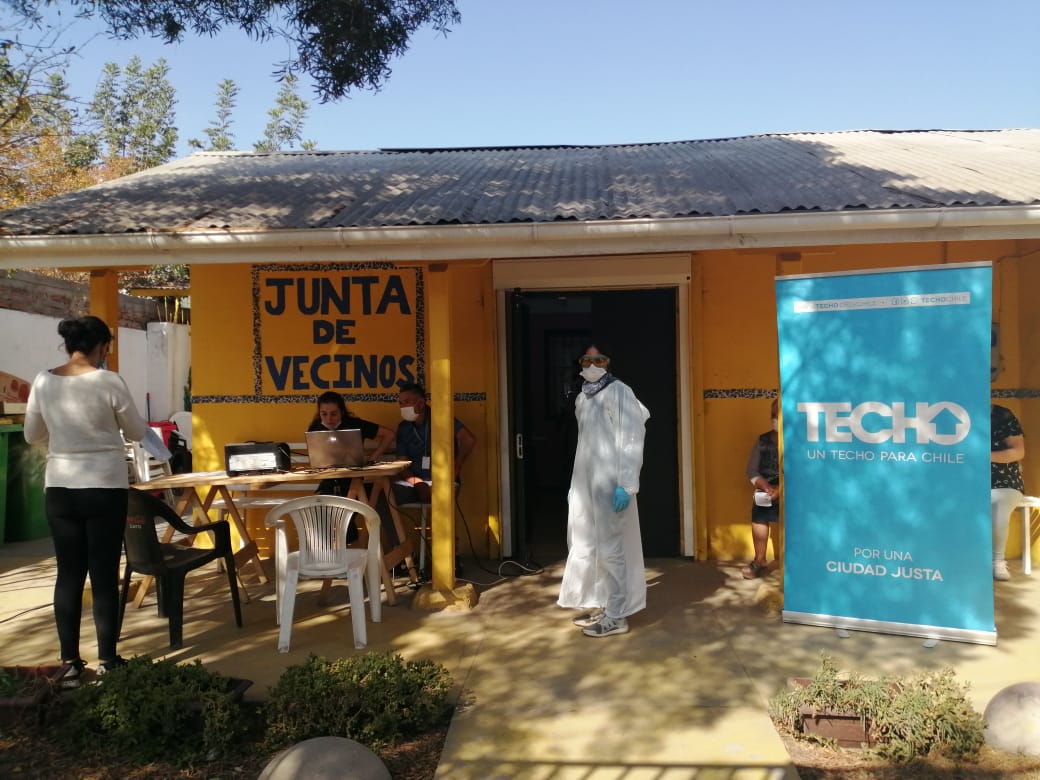 Organización comunitaria para quienes no pueden quedarse en casa ...